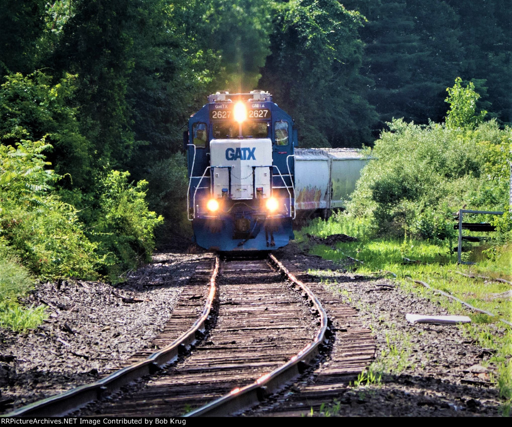 GMTX 2627 approaching the South Street underpass